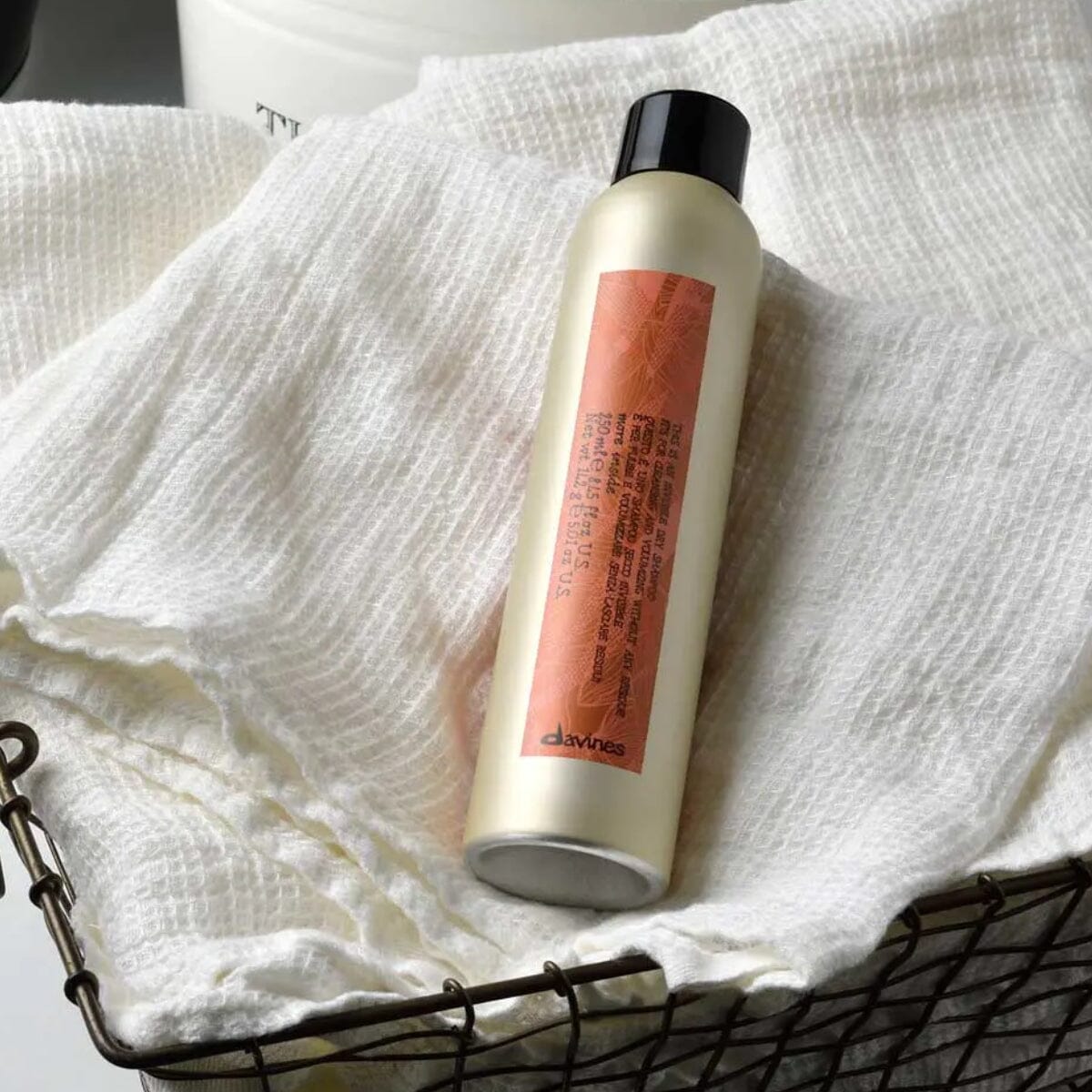 DavinesThisisanInvisibleDryShampoo250ml_5.jpg?v=1743399070